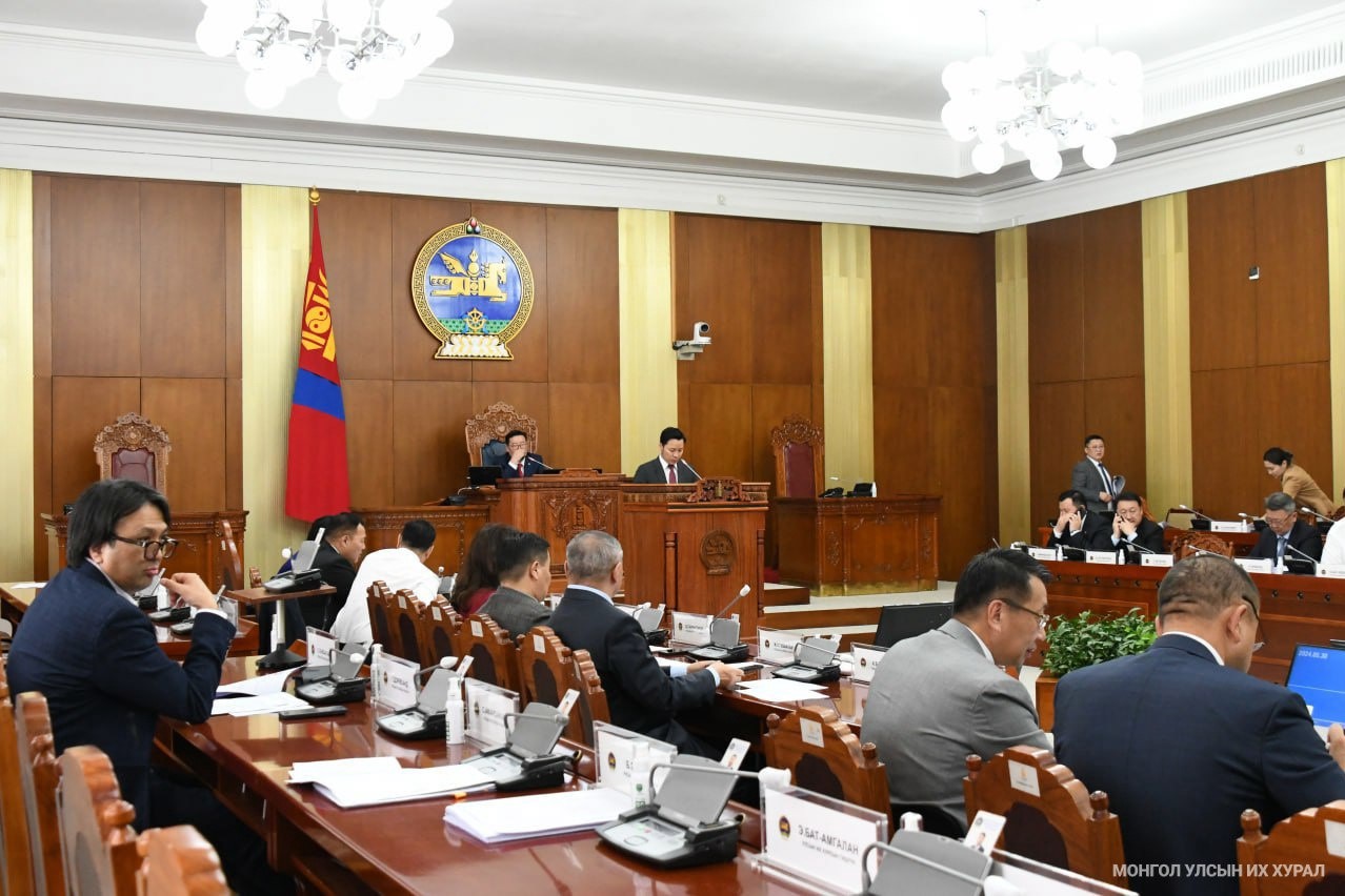 монгол улсын их хурлын чуулганаар үндсэн хуулийн цэцийн зарим гишүүнийг